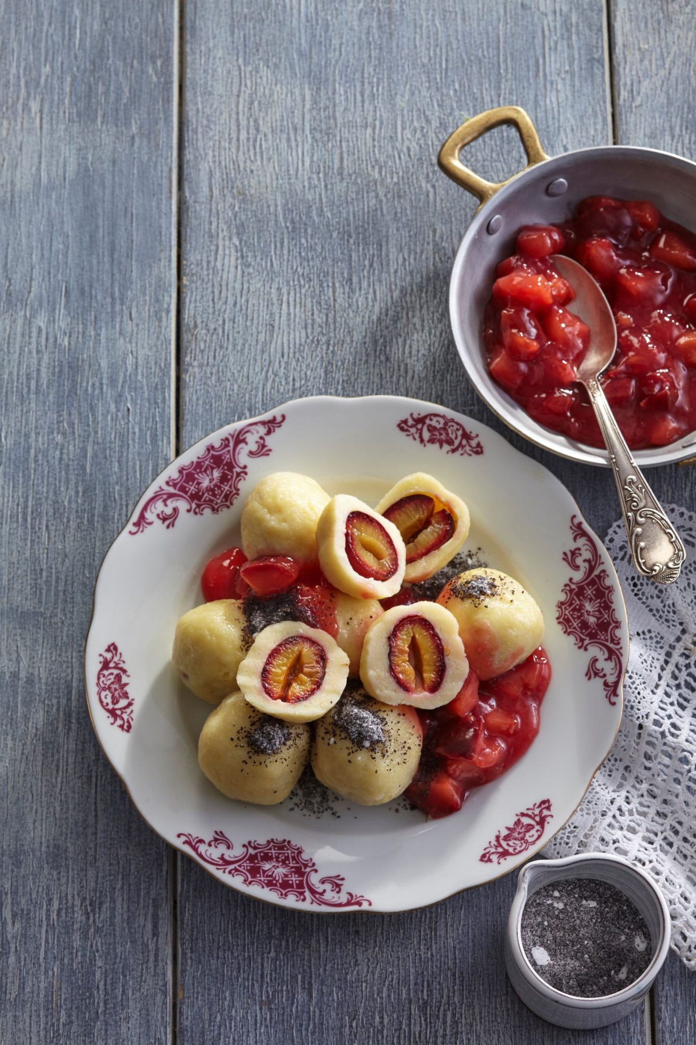 Zwetschgenknödel mit Kompott Rezept - Muddis kochen